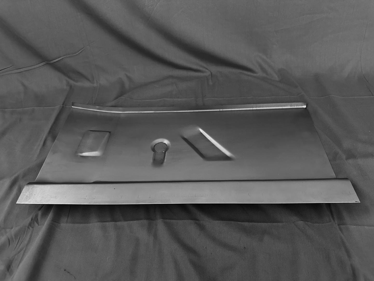 E36 Front Bottom plate RIGHT side coupe, sedan 1990-2000 – PartsForClassic