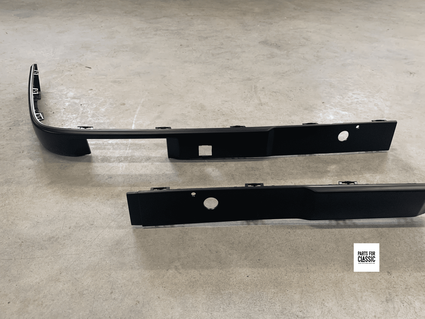 E30 Bumper guard for front bumper L + R -side 51111945 907, 51111945908 ...