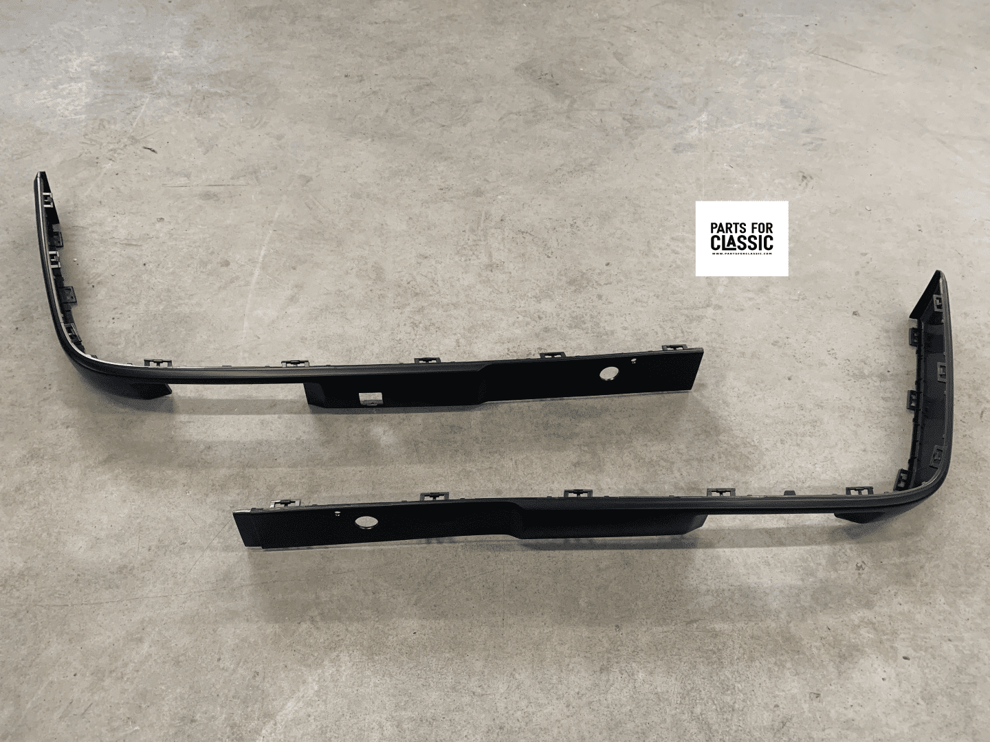 E30 Bumper guard for front bumper L + R -side 51111945 907, 51111945908 ...